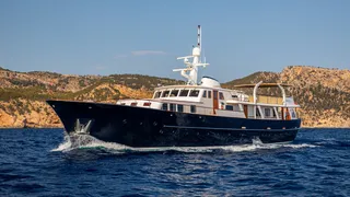 Classic 33m Feadship motor yacht Santa Maria listed for sale